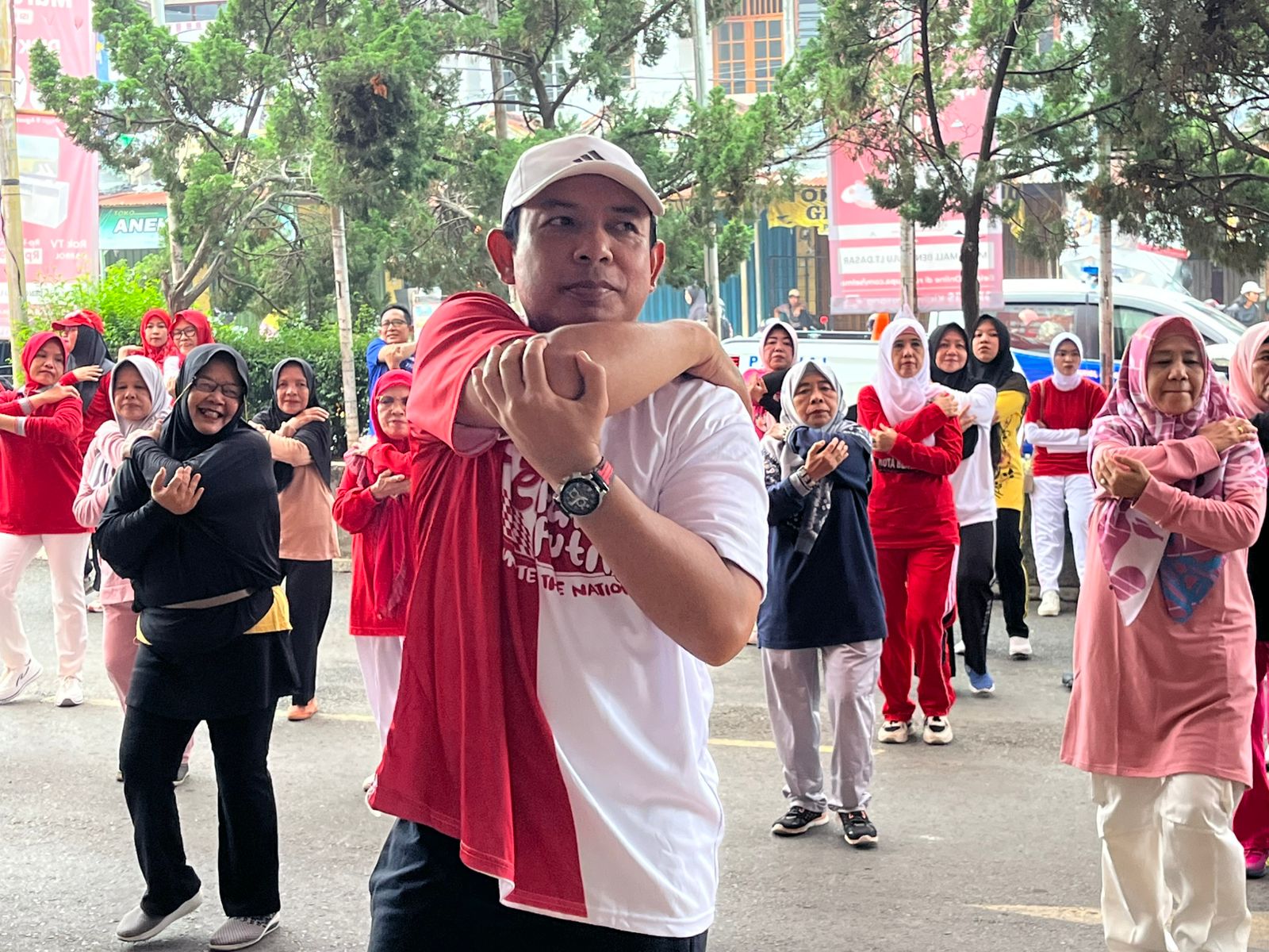 Ikut Senam di Mega Mall, Walikota Imbau Masyarakat Belanja di PTM dan ...